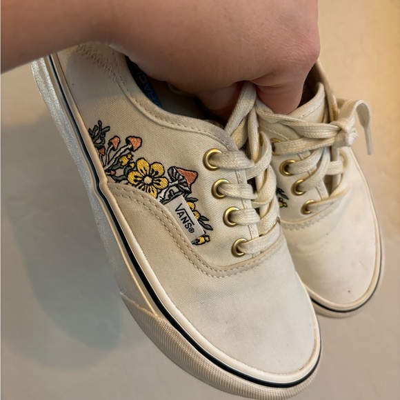 Vans | Shoes | Vans Authentic Trippy Floral Embroidered Canvas Sneakers ...